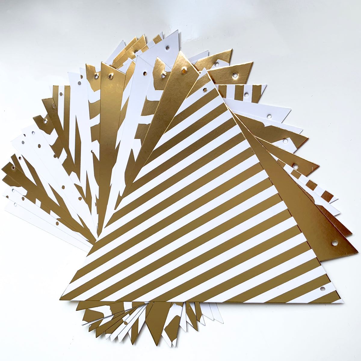 Party Flag Banner Kit - Metallic Gold - 20 x Flags – Party Plaza ...